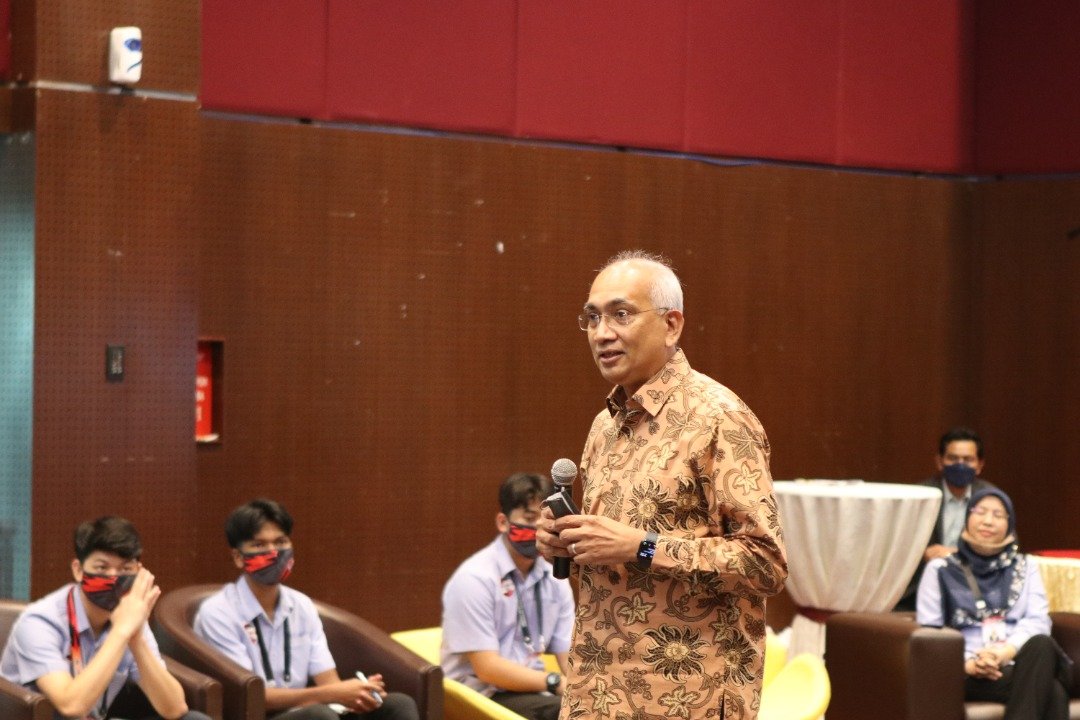 Bekas pengarah urusan PLUS Azman Ismail dilantik sebagai CEO DNB ...
