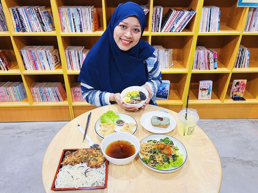 Nor Fatihah perkenal konsep kafe perpustakaan pertama di Terengganu ...