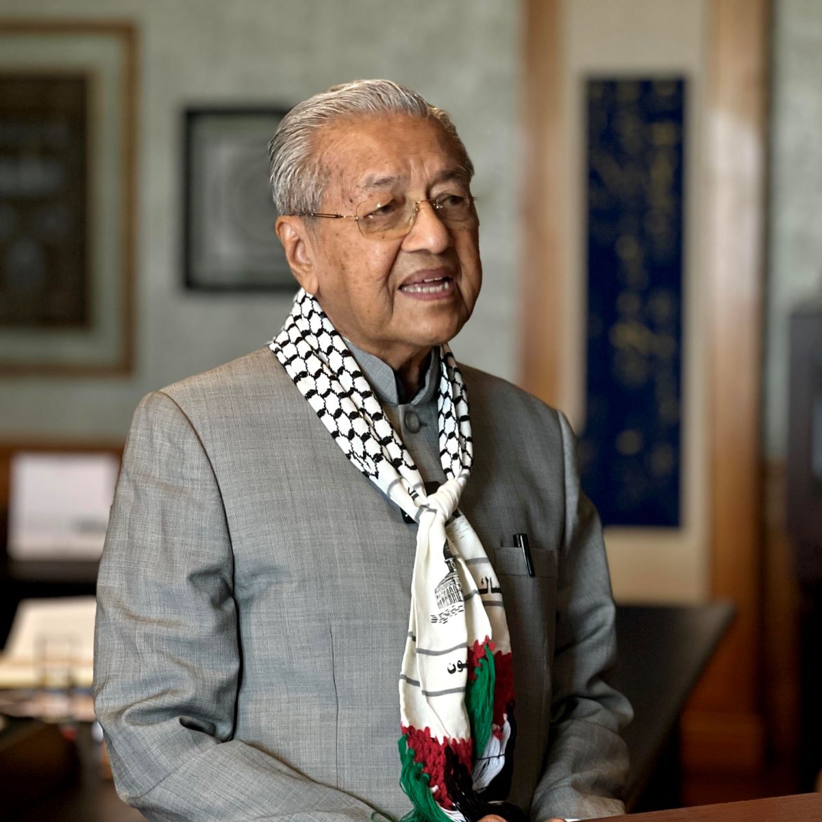 DSA 2024: Tun Mahathir mahu syarikat pembekal senjata kepada Israel ...