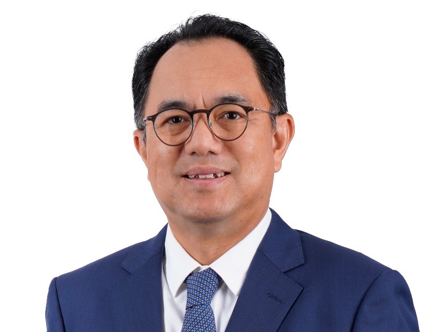 Tan Sri Abdul Farid Alias adalah Pengerusi Bursa Malaysia bermula 1 Mei ...